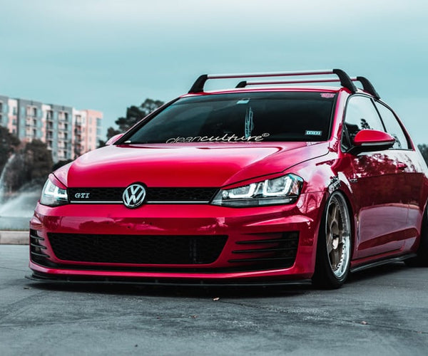 Vehicle Spotlight: Constantine’s Gorgeous Bagged MK7 – Raceland Europe